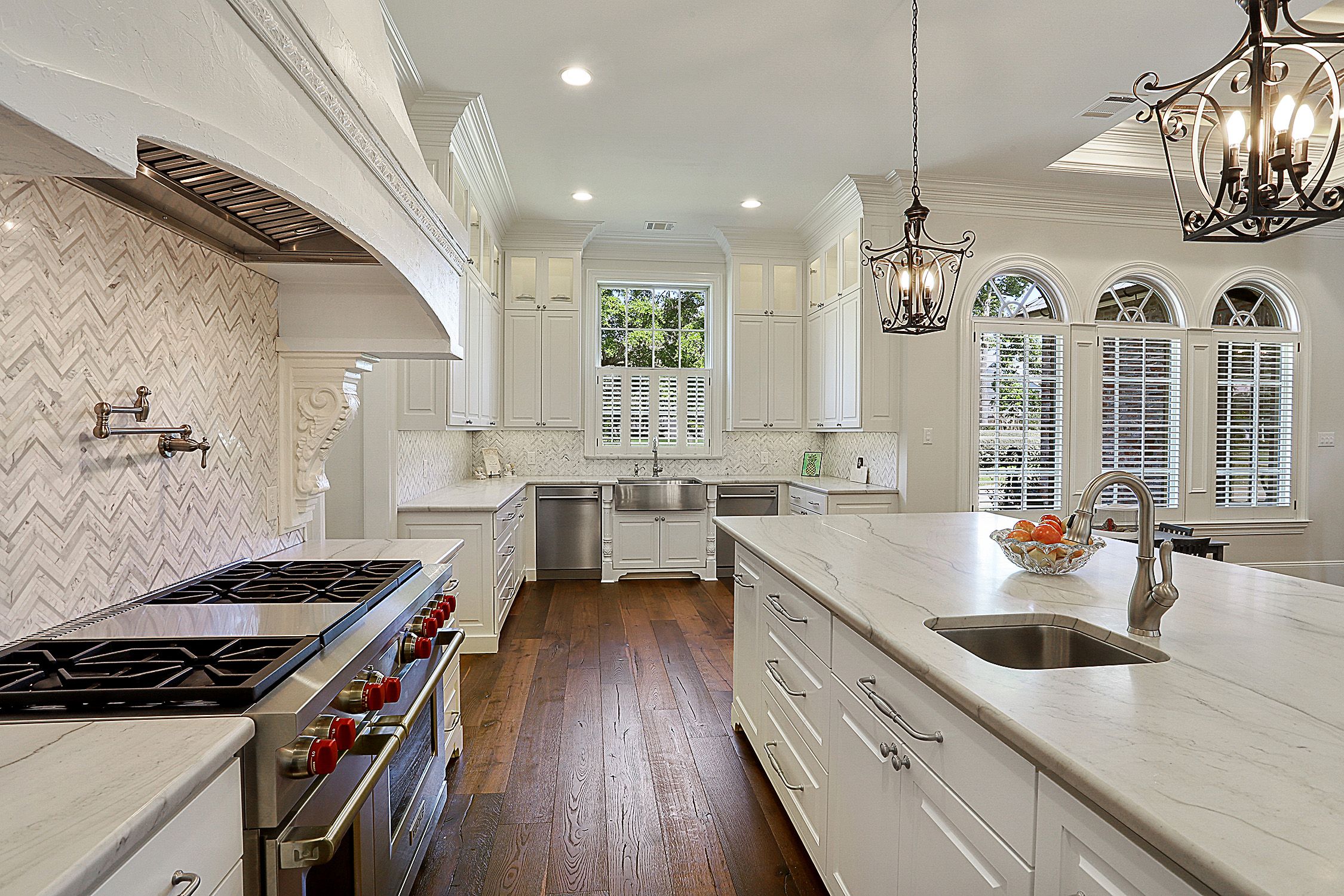 [Sponsored] The Hostess with the Mostest—Kitchens designed to entertain ...