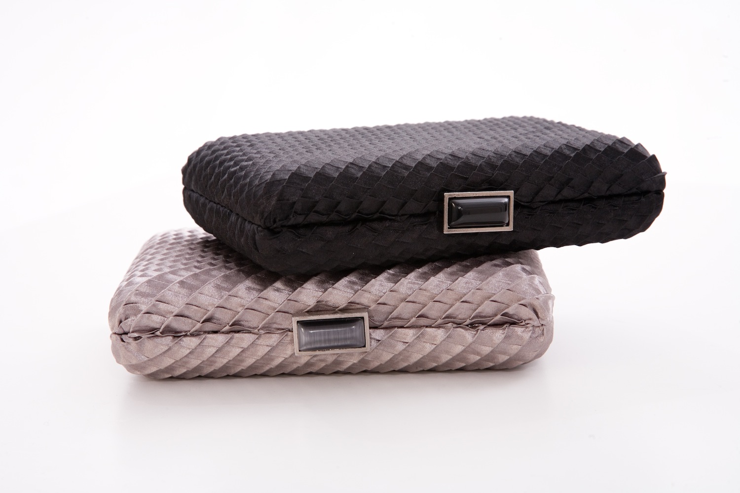 7 essential pieces - inRegister