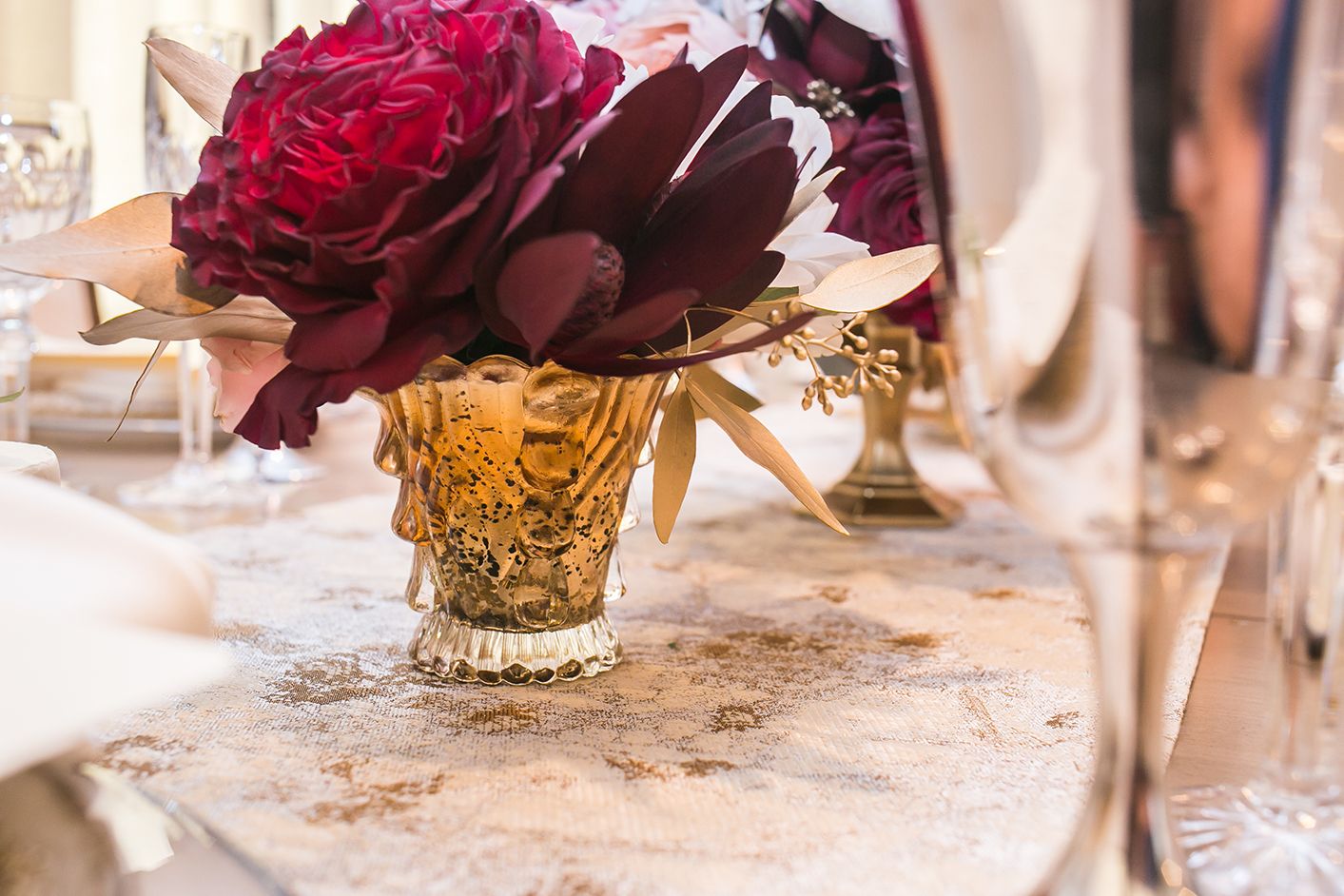 Dressed for Dinner: Style-savvy women set holiday tables - inRegister