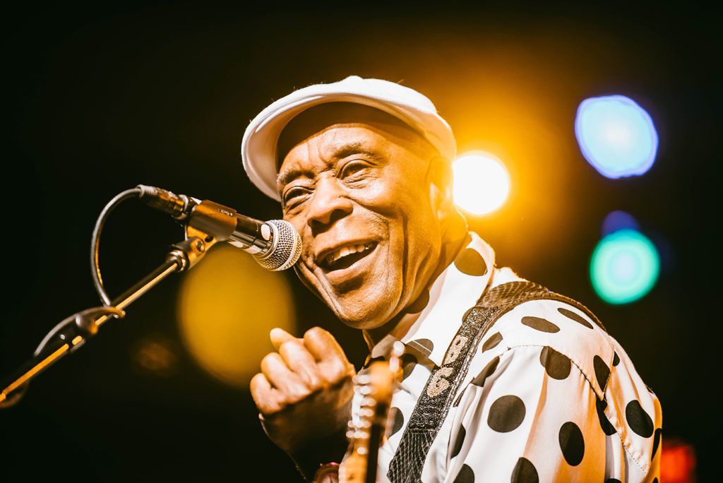 Ready to rock: Jordan Hefler, concert photography - inRegister