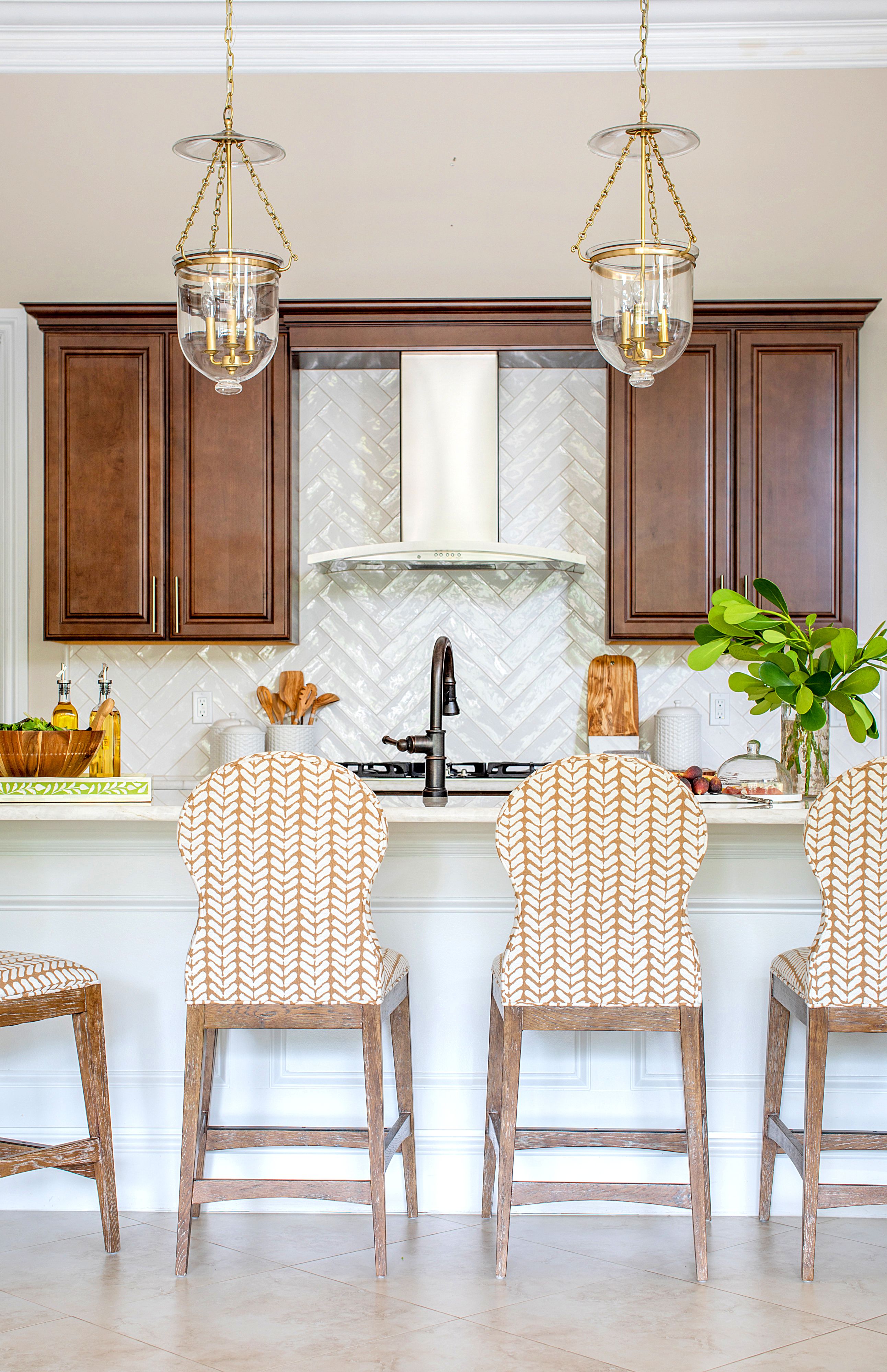 Coastal color: Citrus hues infuse a Palm Beach home created by a local ...