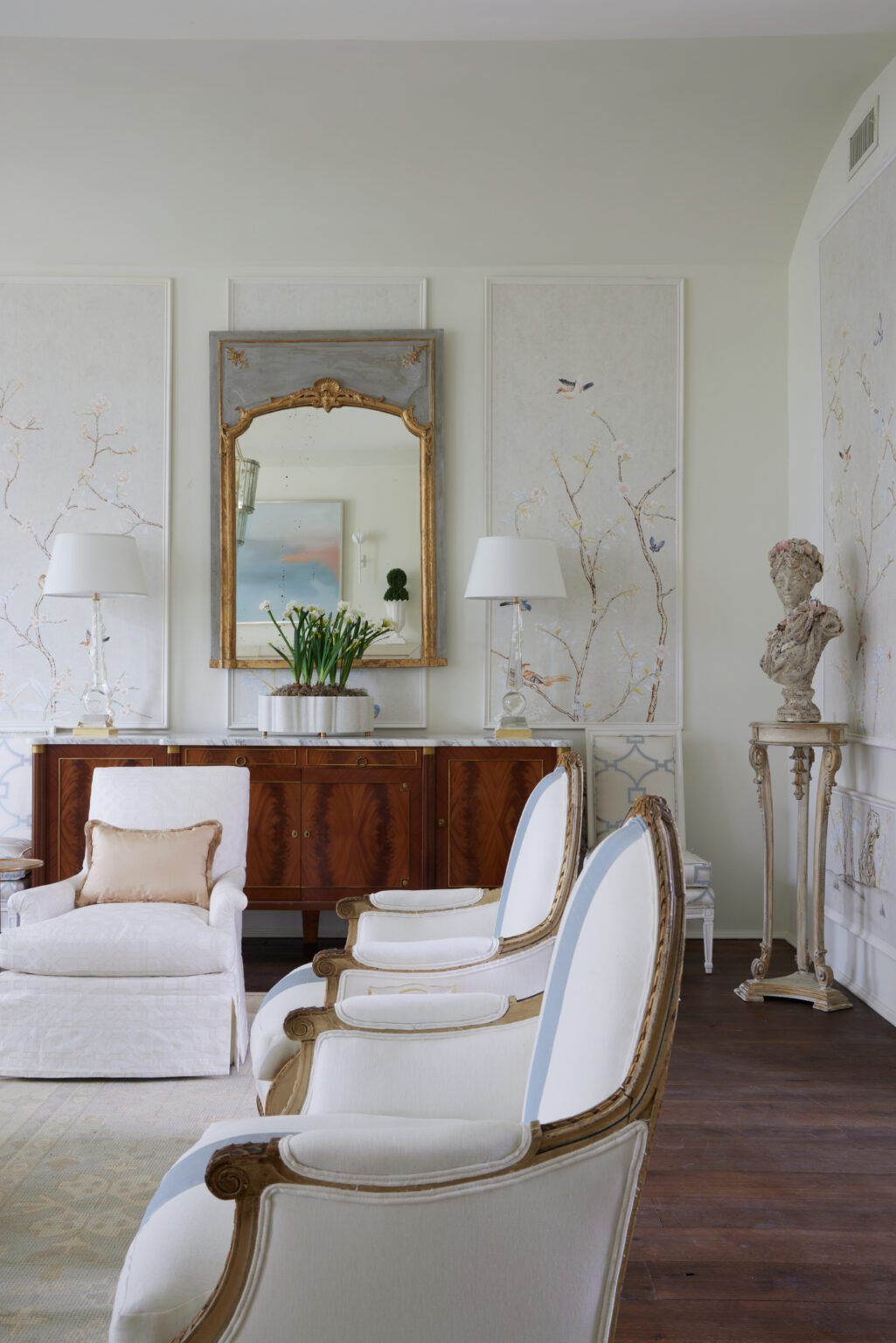 Room tour: A sweet and sophisticated formal living room - inRegister