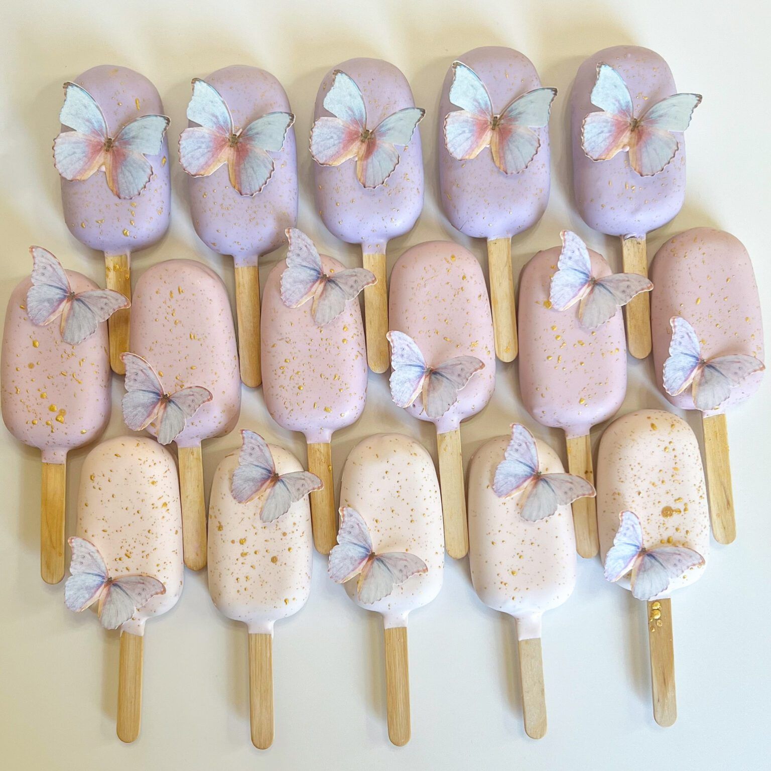 Forget the forks. Cakesicles are the new way to enjoy cake - inRegister
