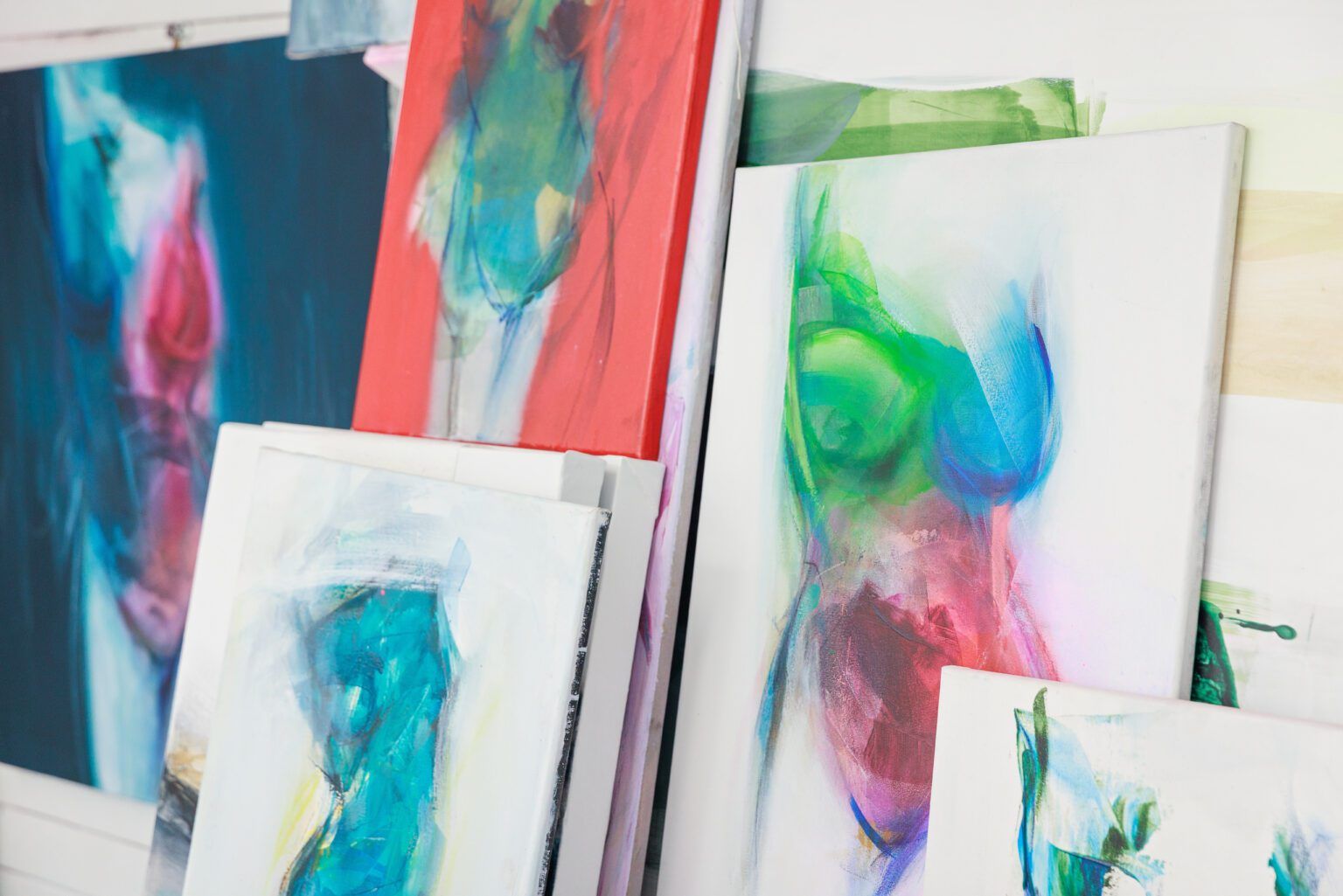 The Creatives: Abstract painter Brittany Lee Howard - inRegister