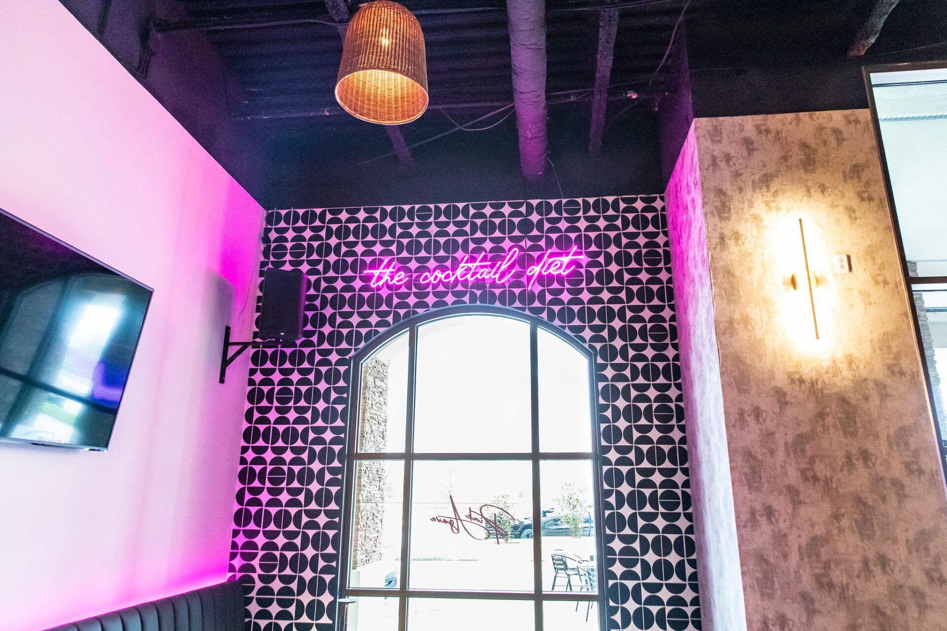 The Pink Agave brings its $1 taco Tuesdays and novelty drinks to Baton ...