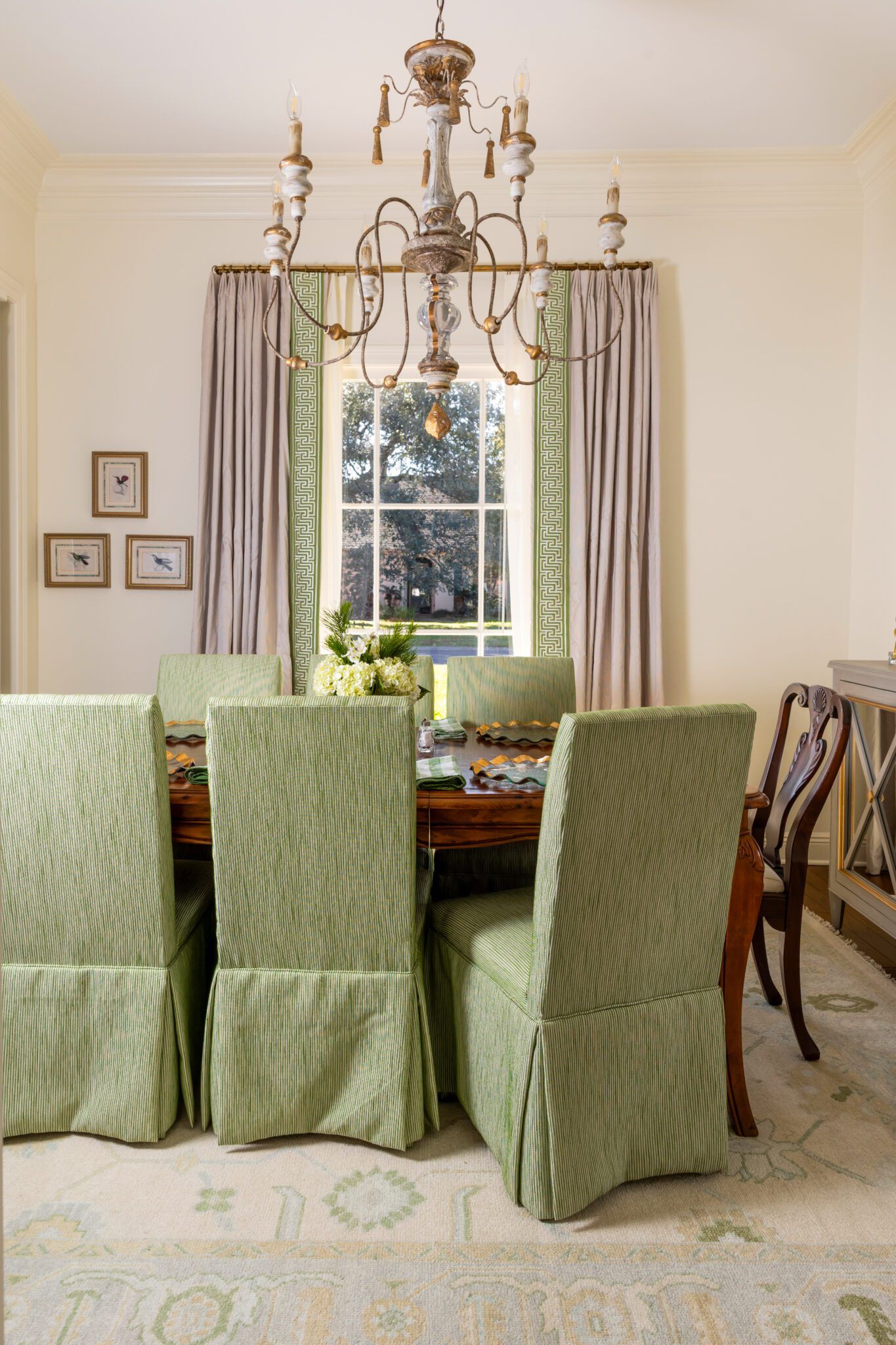 Newlyweds Caroline and Spence Taylor’s home combines the best of both ...